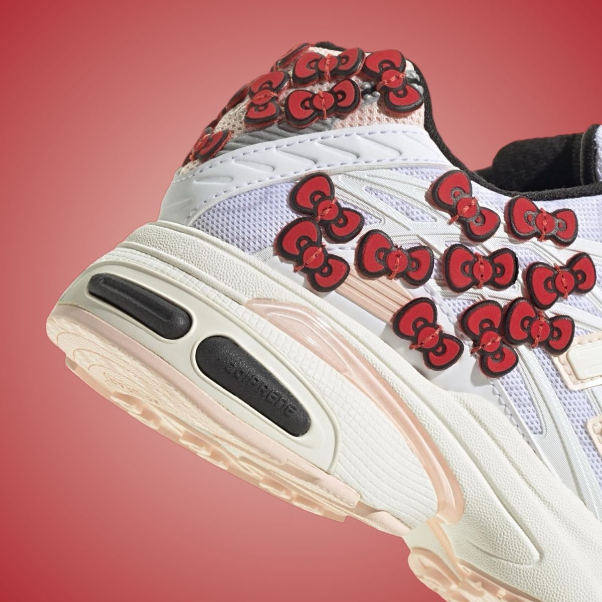 HELLO KITTY’DEN 50. YILA ÖZEL ADIDAS İŞ BİRLİĞİ – MIDSOLE MAG